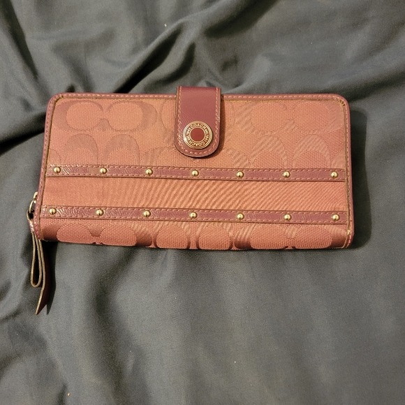 Coach | Bags | Coach Maroon Signature C According Style Zip Around ...
